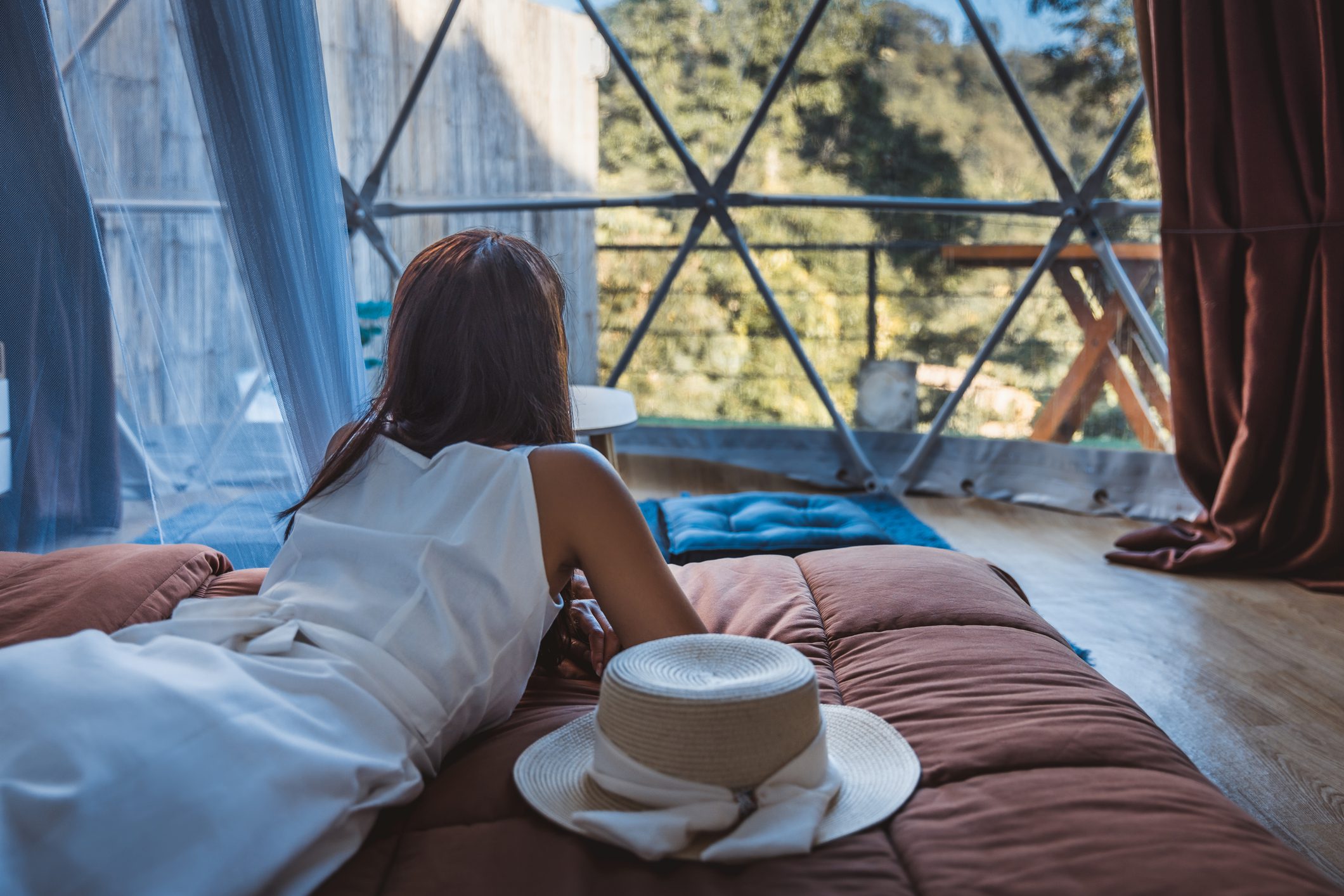 How to navigate being alone in a hotel room - solo female travel